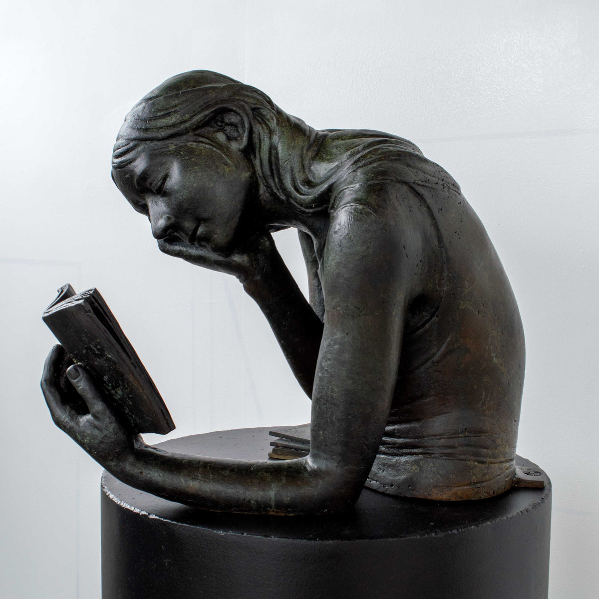 The Reader – NZ Artbroker